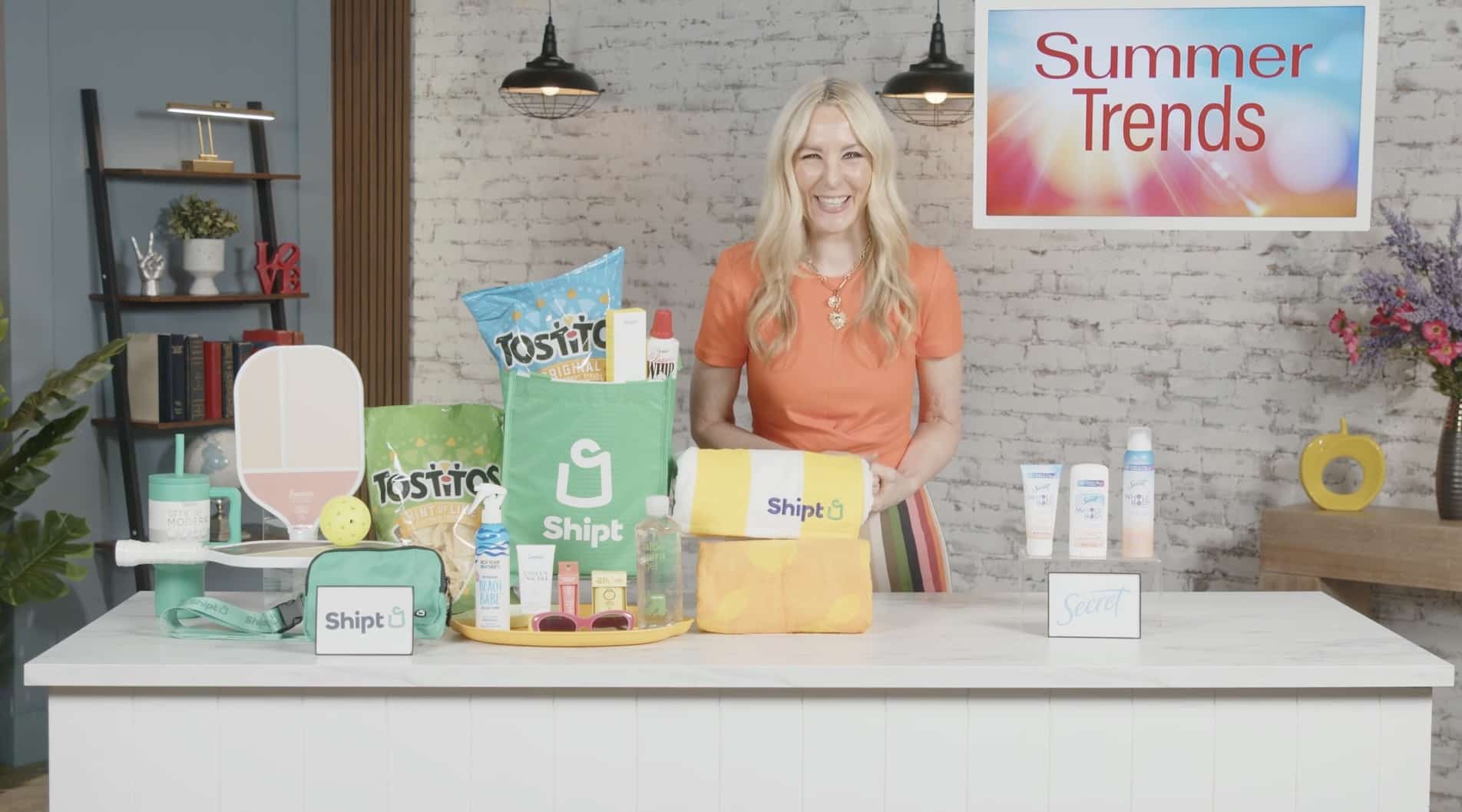 Coffee With America Summer Trends with Chassie Post - Coffee With America