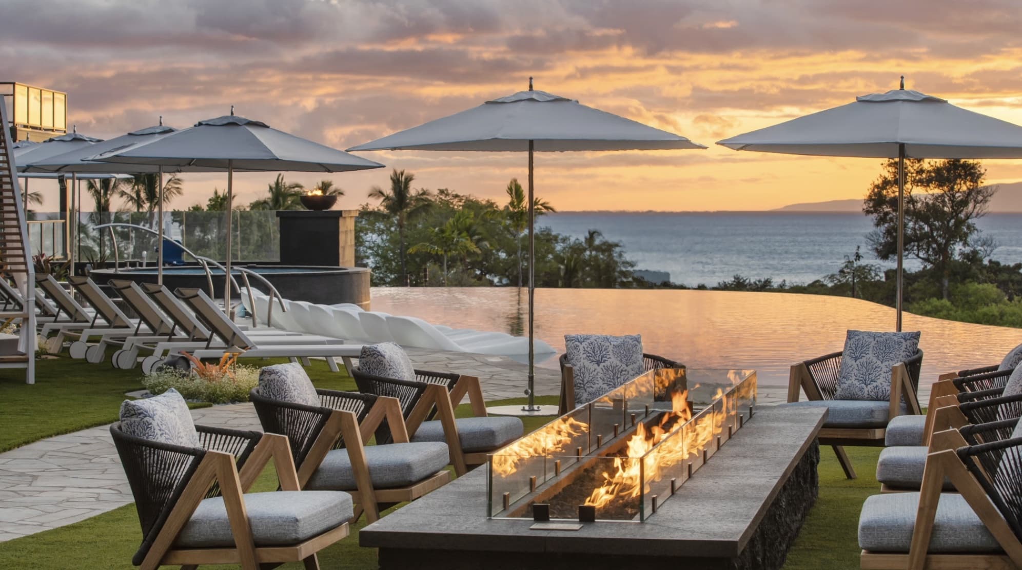 Holiday Travel Deals with Jeanenne Tornatore – Coffee With America